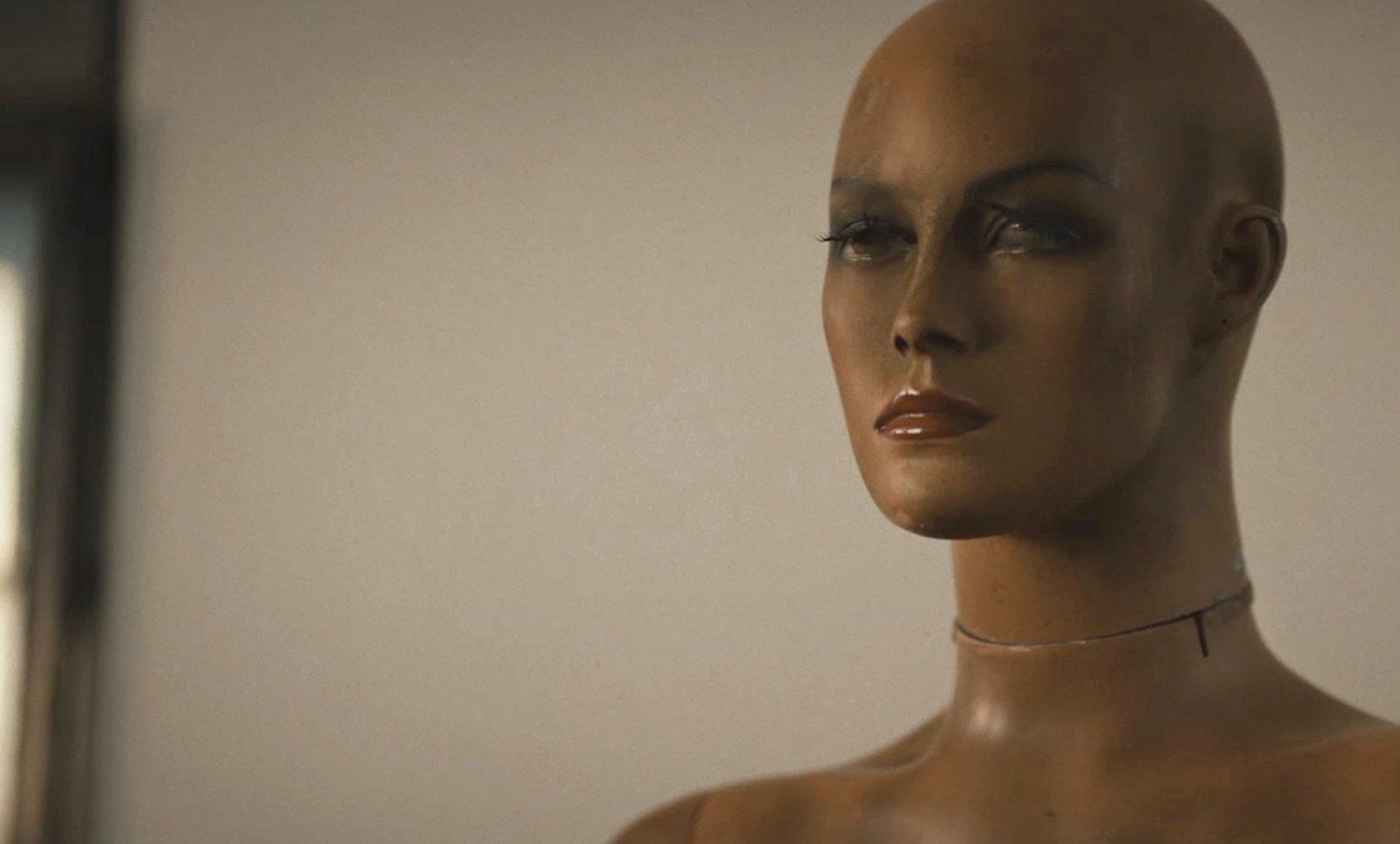 The Mannequin: Trailer Oficial - Aullidos.com