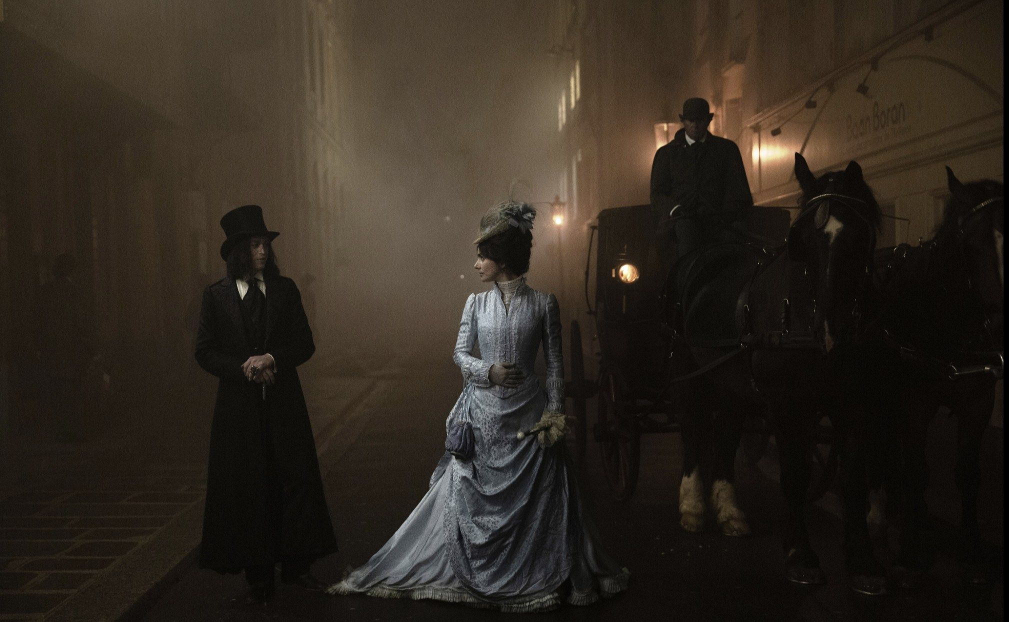 Dracula: Nuevas imágenes y trailer de la adaptación de Luc Besson - Aullidos.com